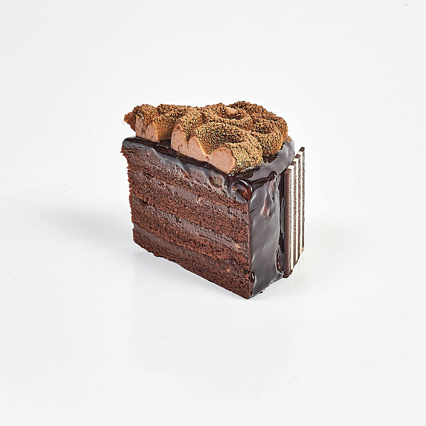 Online Crunchy Chocolate Hazelnut Cake- Half Kg Gift Delivery in UAE - FNP