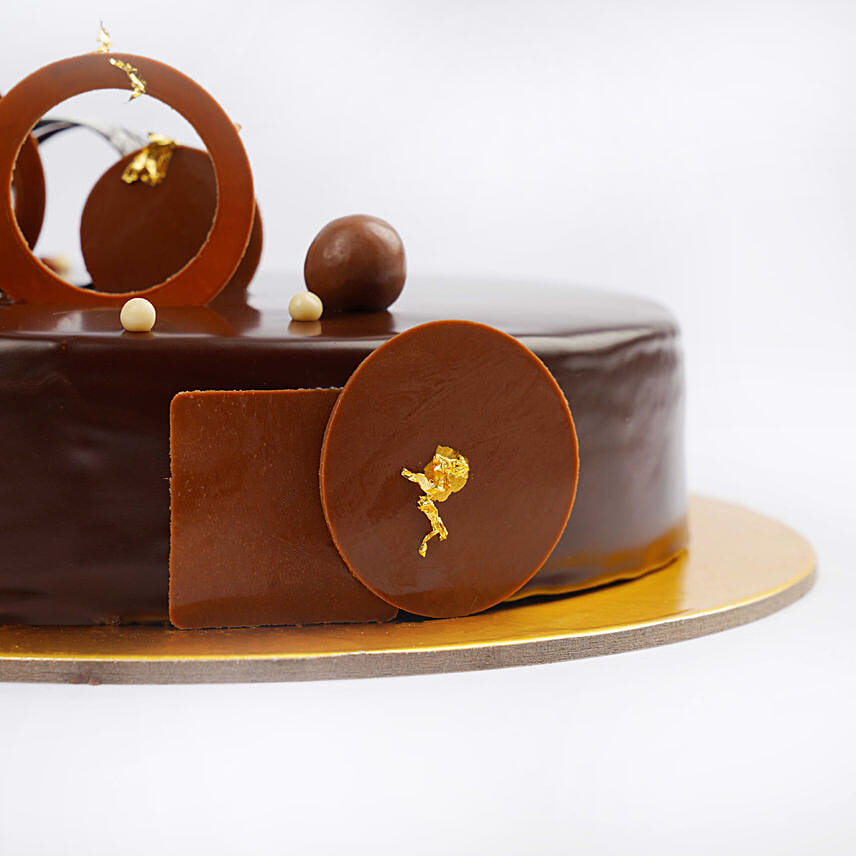 Online Fudge Cake 8 Portion Gift Delivery in UAE - FNP