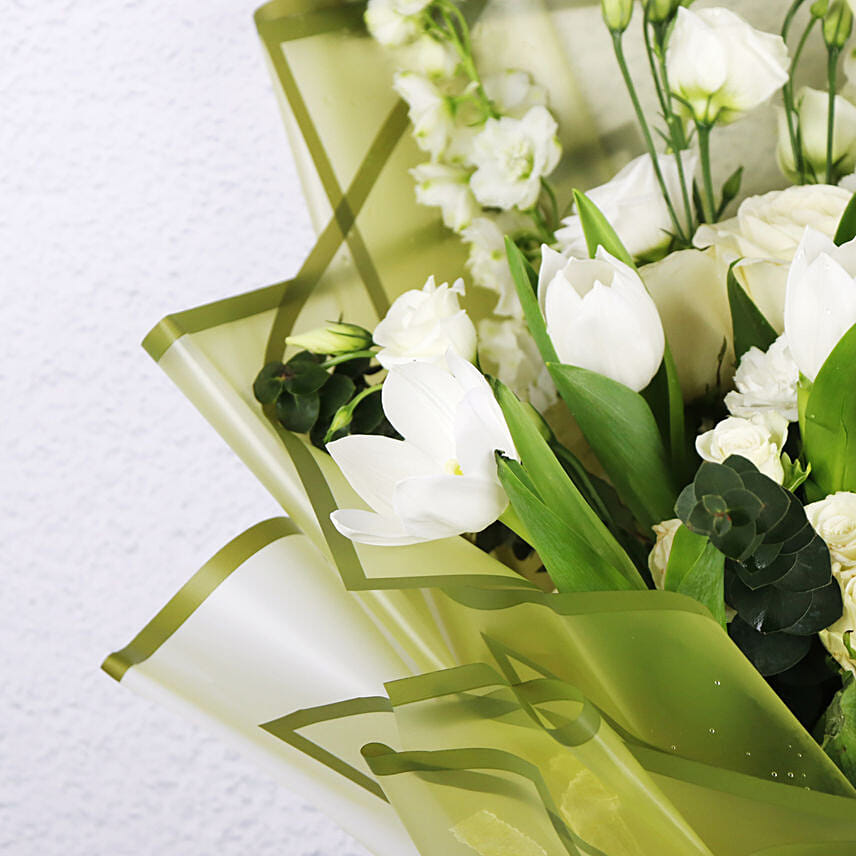 Online Soothing Vibes Mixed Flowers Bouquet Gift Delivery in Oman - FNP