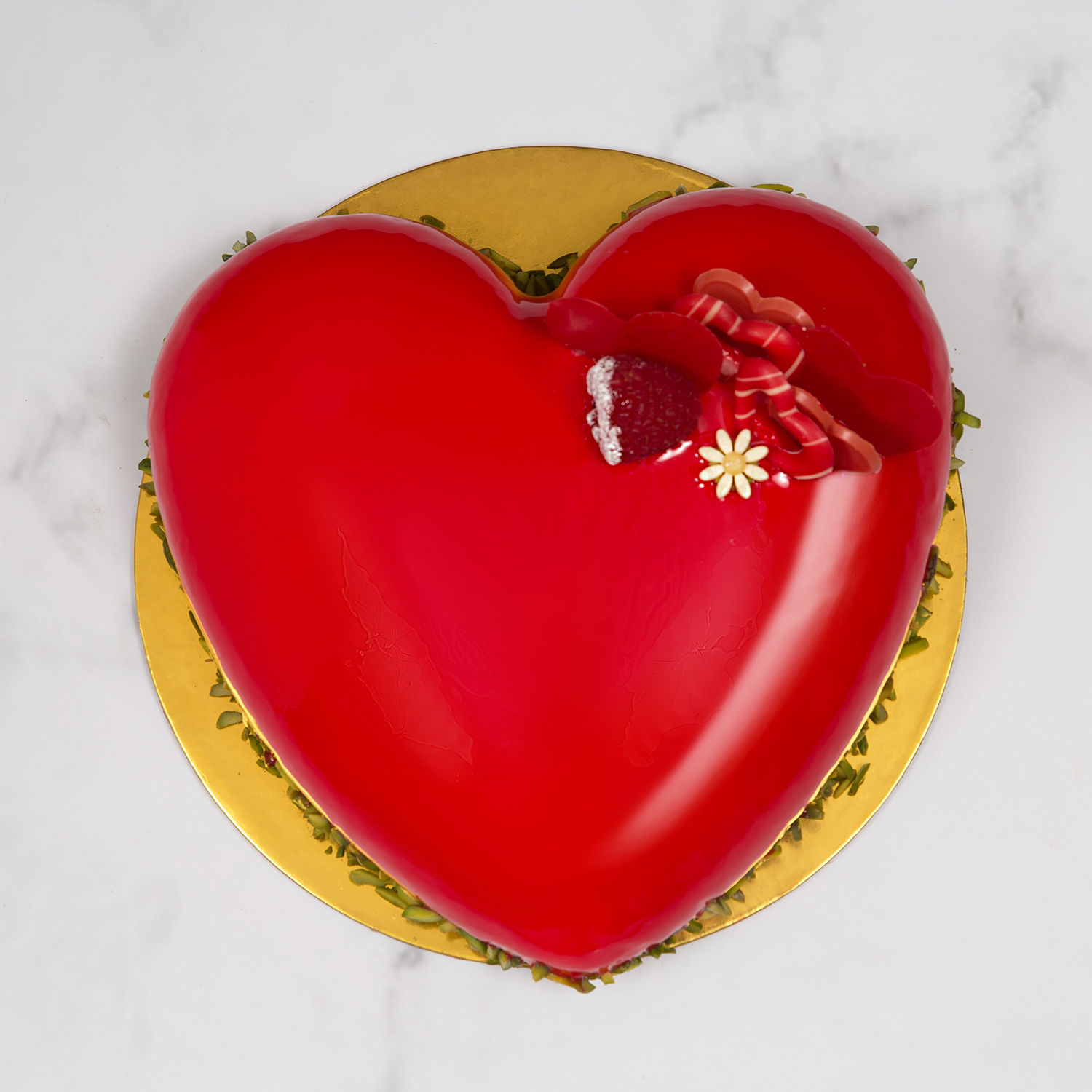 Online Delicious Red Velvet Heart Cake 500gm Gift Delivery in UAE ...