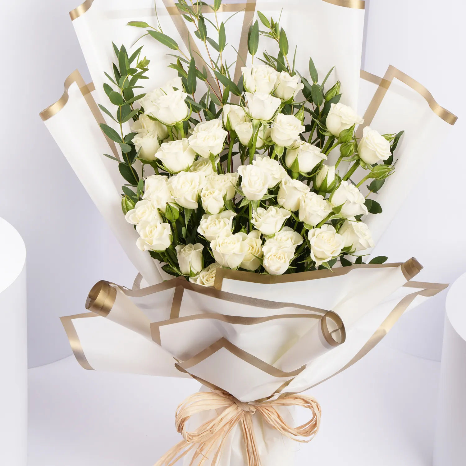 Online Beautiful White Spray Rose Bouquet Gift Delivery in UAE - Ferns ...