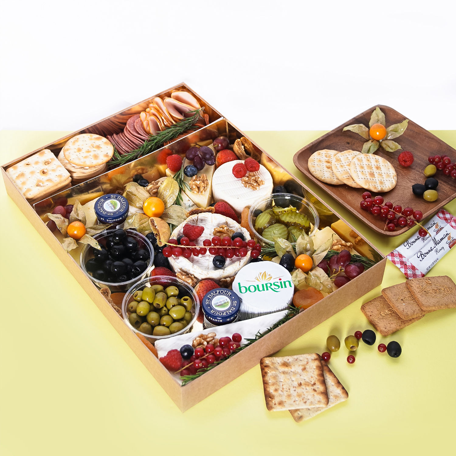 Online Large Cheese Box with Condiments Gift Delivery in UAE - FNP