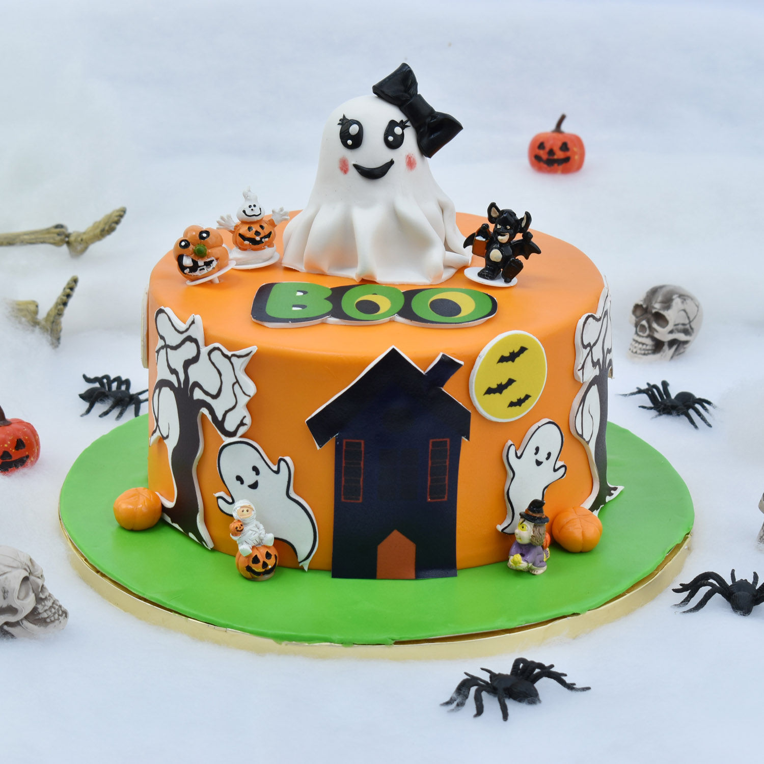 Online Special Halloween Casper Cake Gift Delivery in UAE - FNP